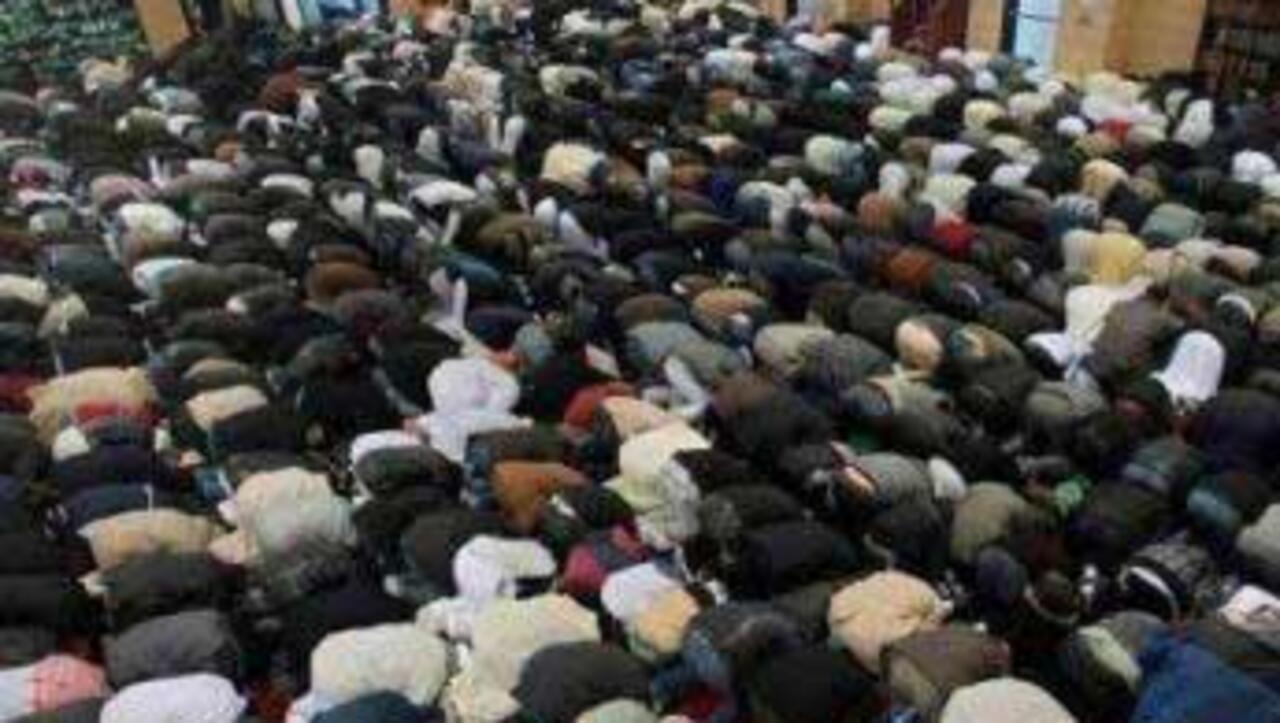 French Muslims fear rise in Islamophobia after mosque attack