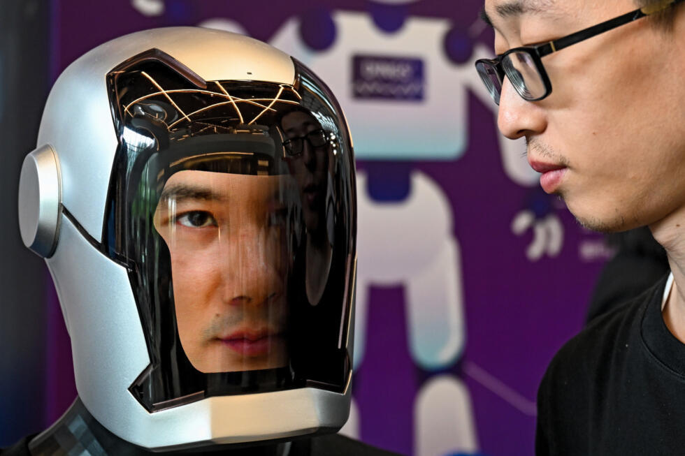 Chinese robot developers hope for road out of 'uncanny valley'
