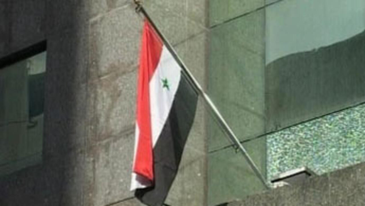 Le drapeau syrien flotte sur la future ambassade à Beyrouth