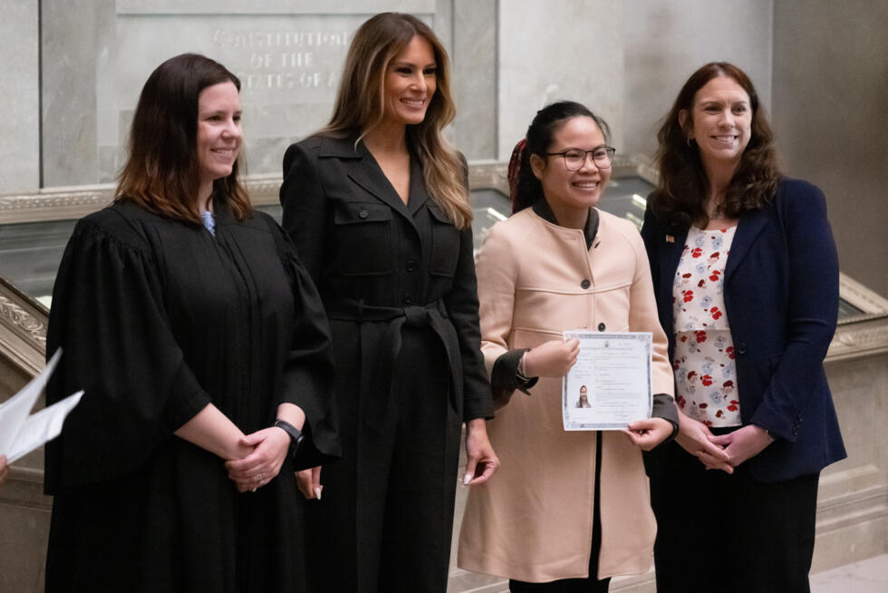 Melania Trump welcomes new US citizens in rare public speech