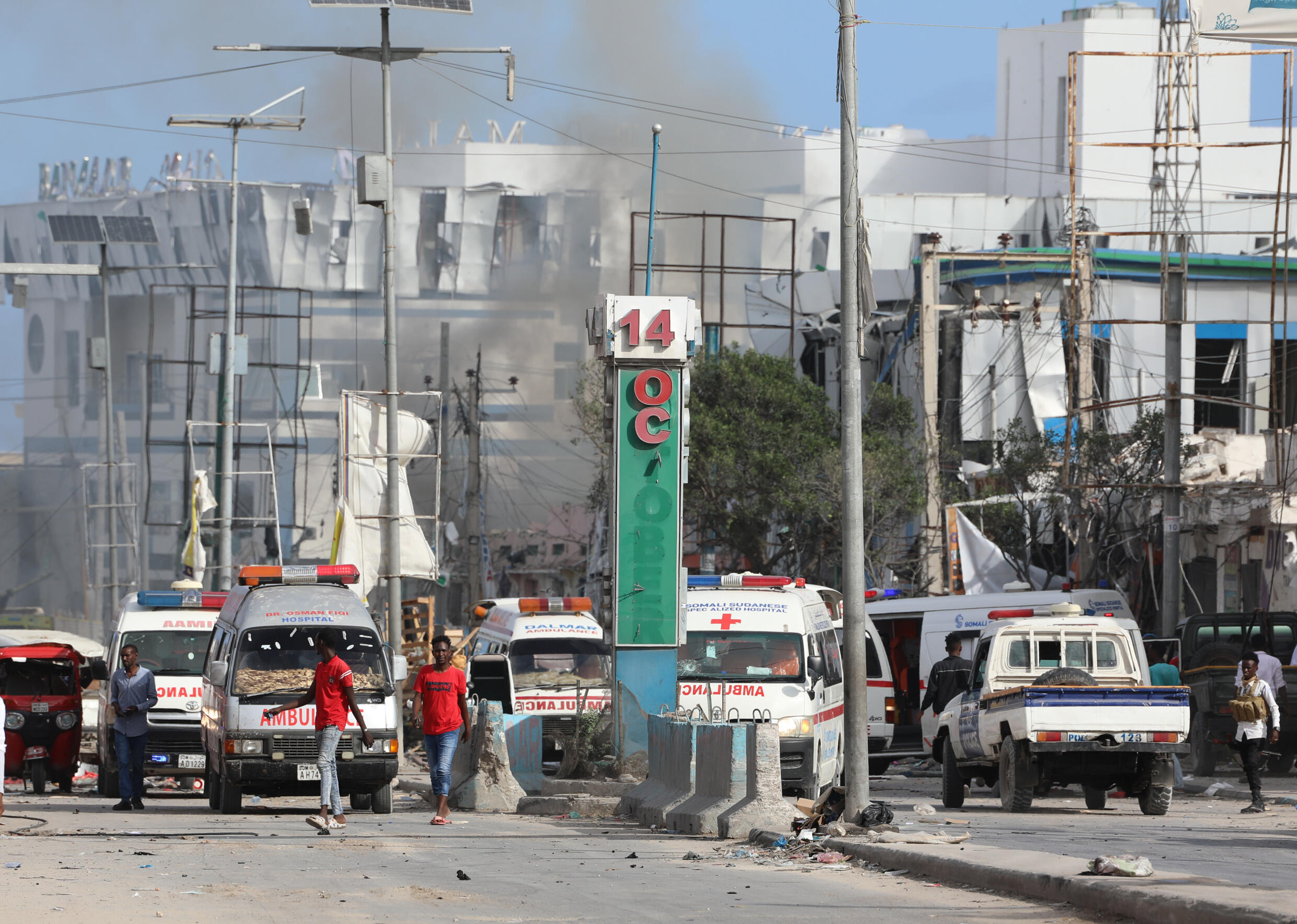 Somalia car bombs kill at least nine