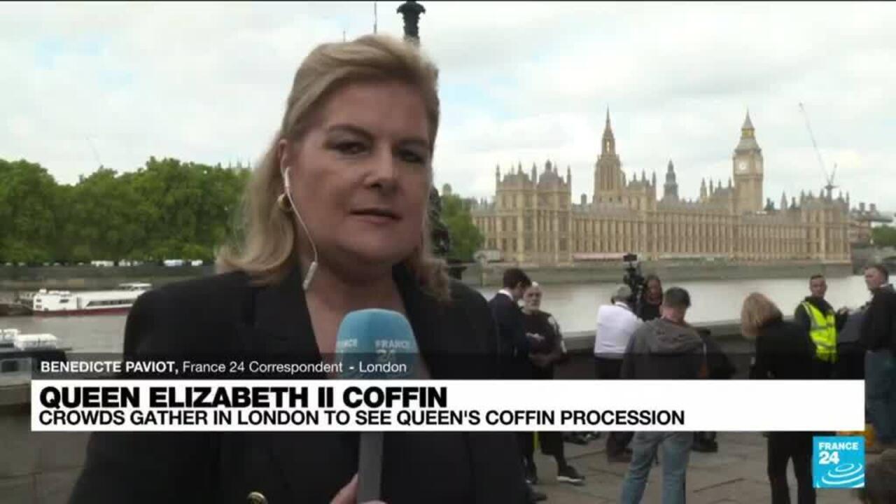 Crowds flock to London to see queen's coffin procession - France 24