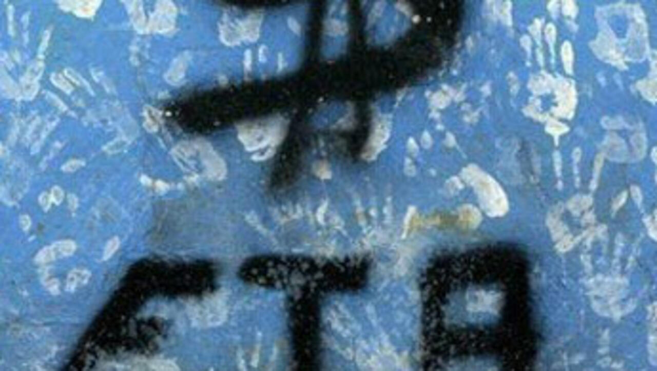 Police arrest three suspected ETA members