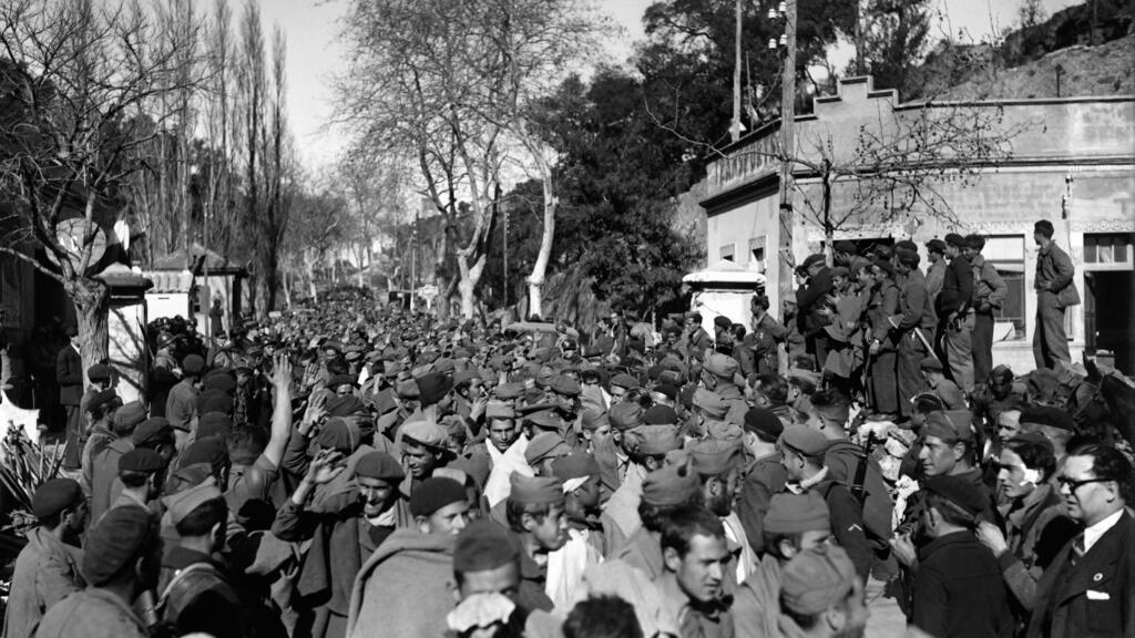 Spain opens doors to descendants of Franco-era exiles