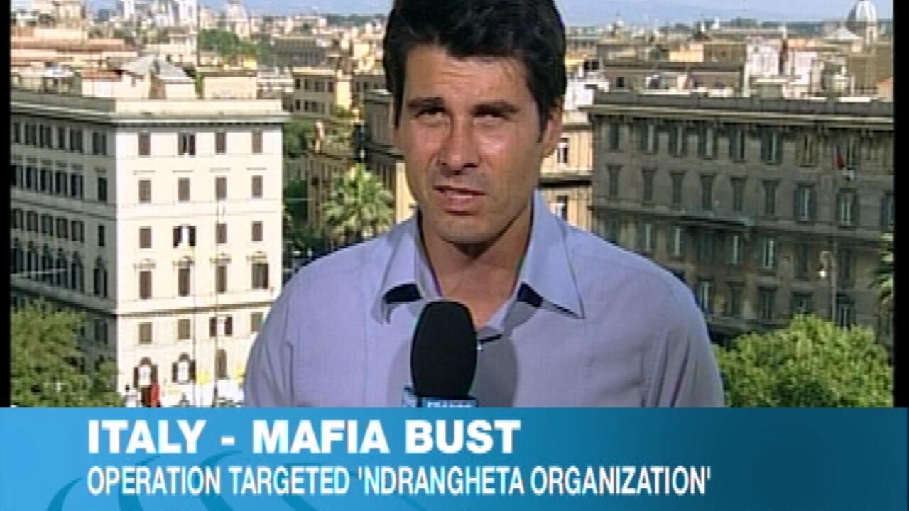 Police arrest hundreds in swoop on Calabrian mafia