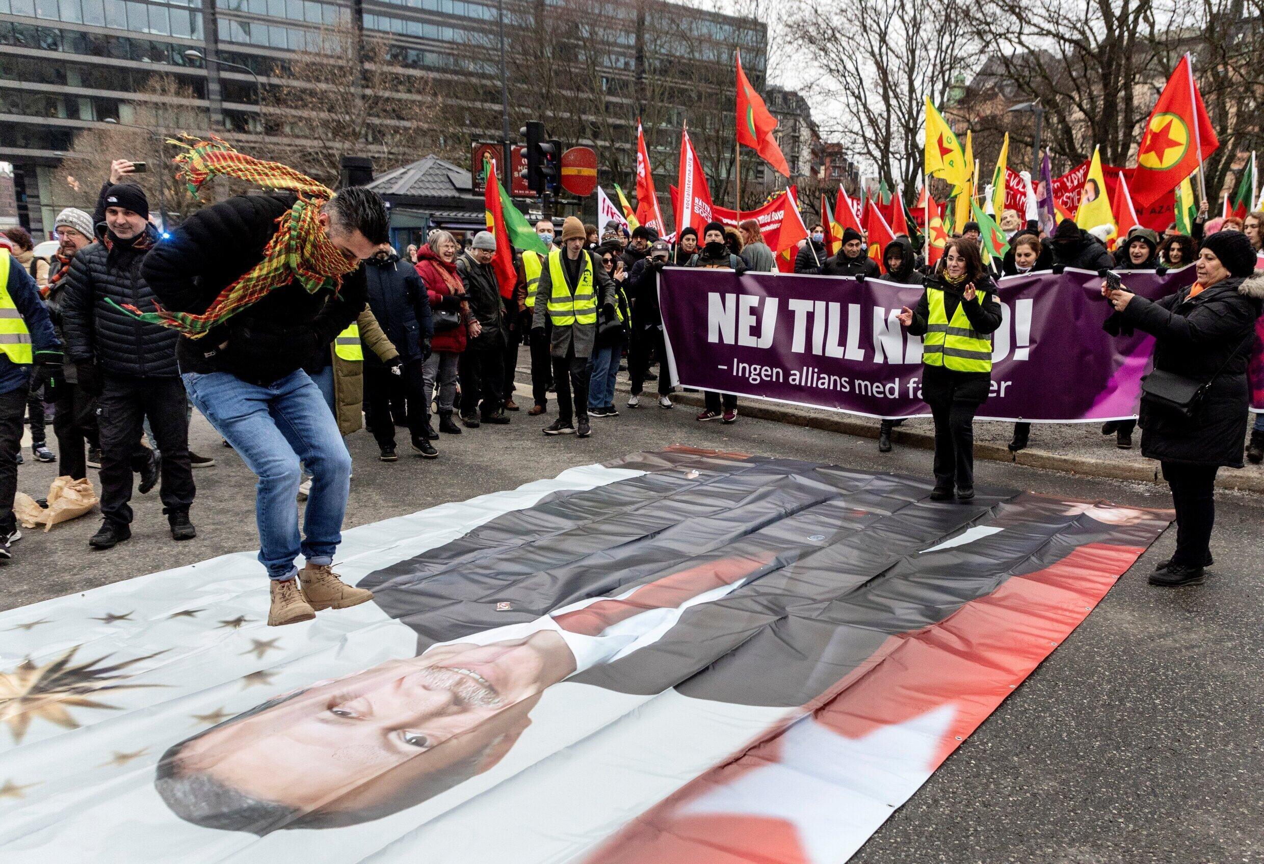 Anti-Turkey demo in Sweden deepens tensions over NATO bid