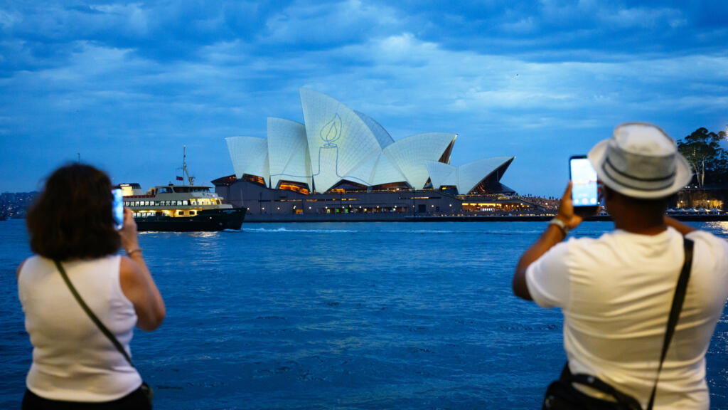 Australia pauses for victims of Bondi Beach shooting