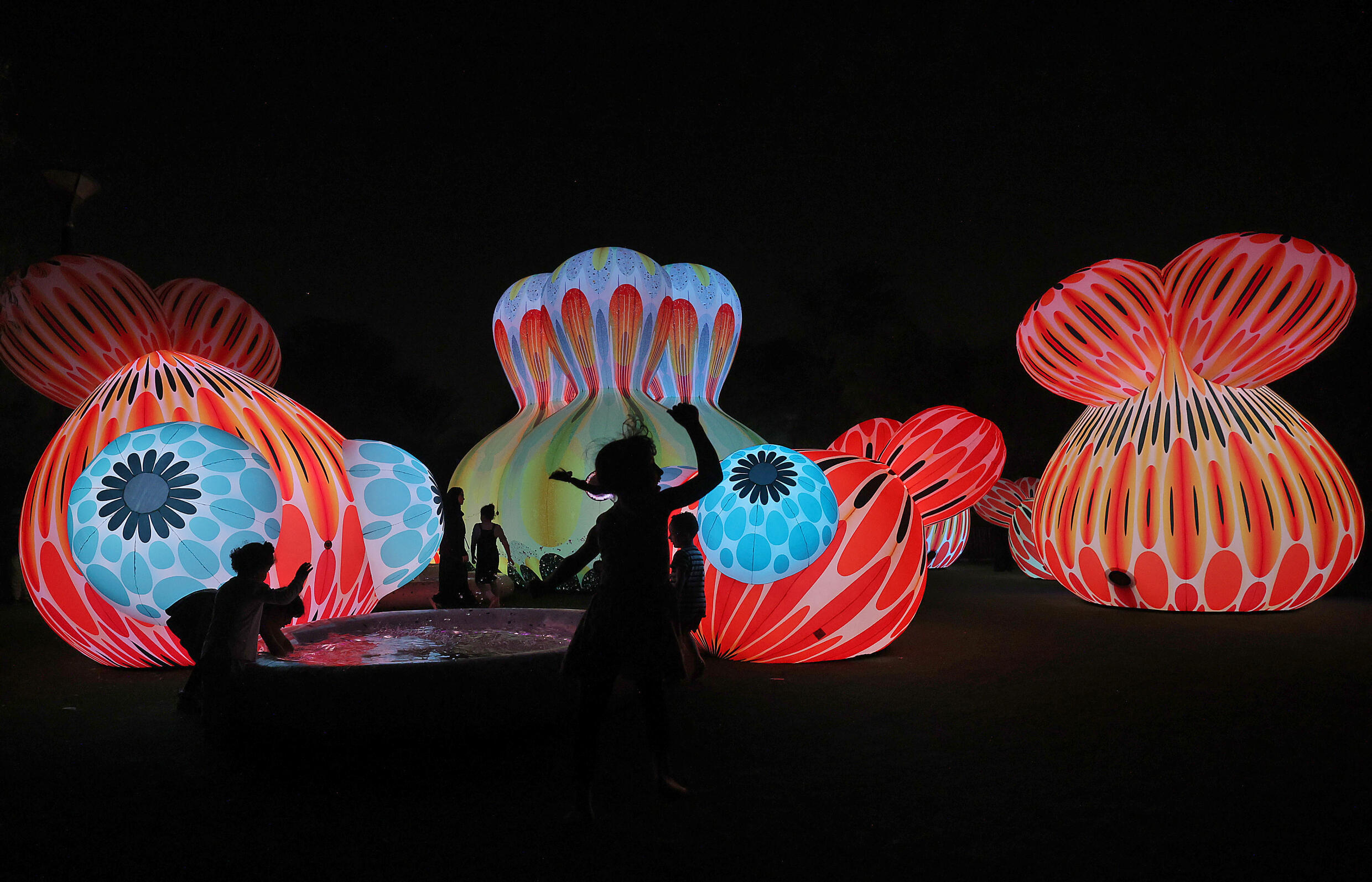 Saudi light festival tries to sell public on arts push