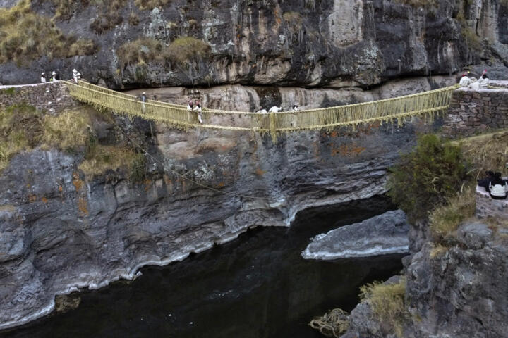 Gravity-defying: revamping an Inca rope suspension bridge